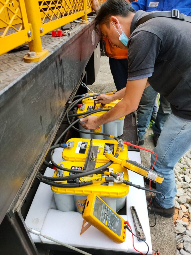 APPLICATION REFERENCE - Yacht Battery Distributor